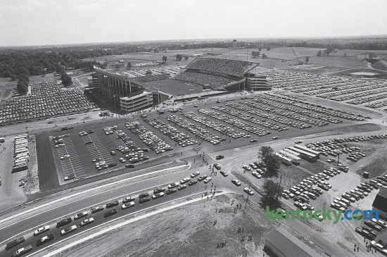 Commonwealth Stadium’s first game, 1973 | Kentucky Photo Archive