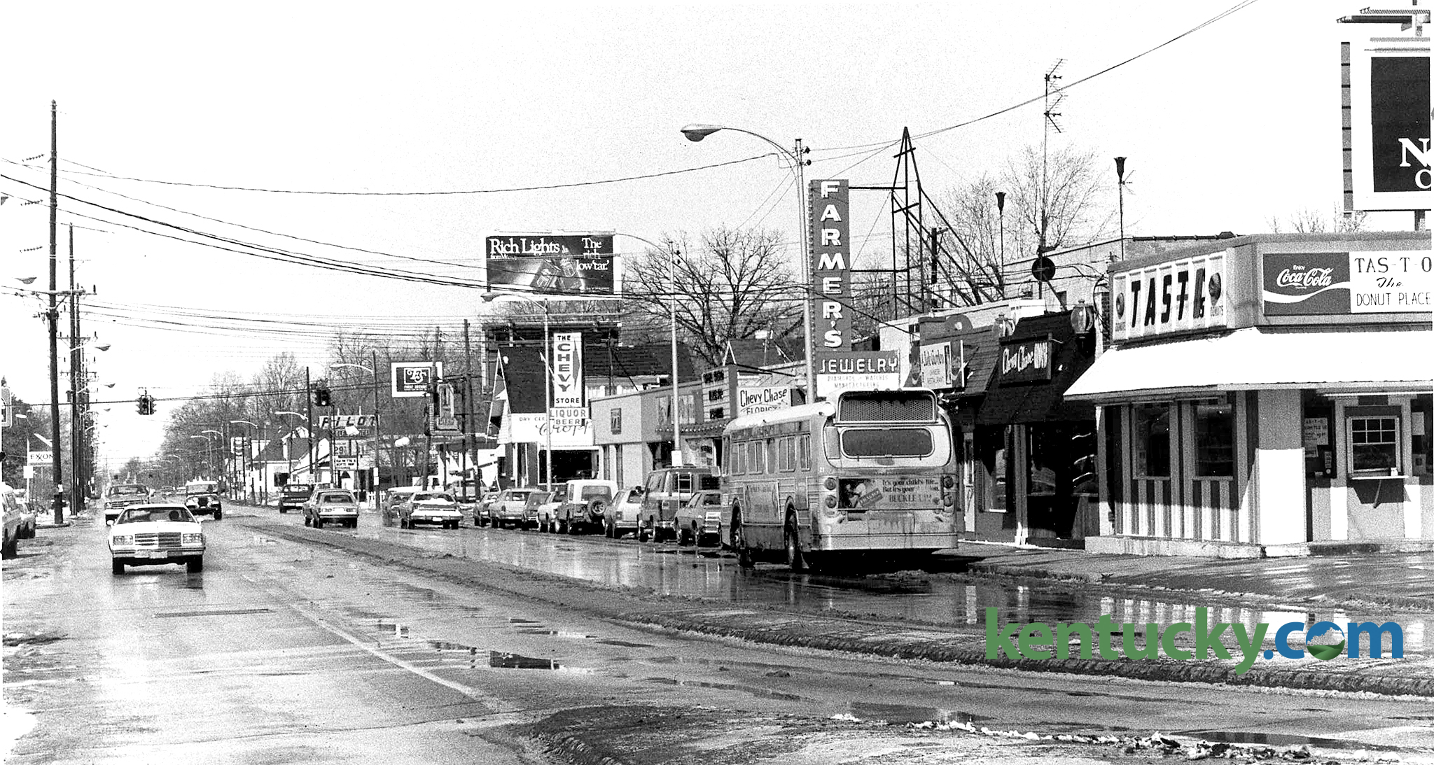 Tas-T-O Donuts in Chevy Chase, 1980 | Kentucky Photo Archive
