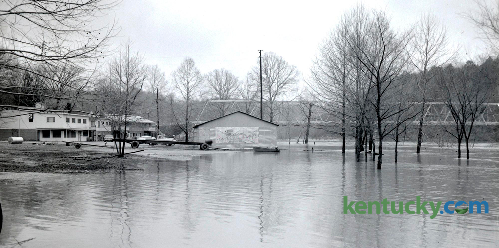 Clays Ferry flooding, 1962 | Kentucky Photo Archive