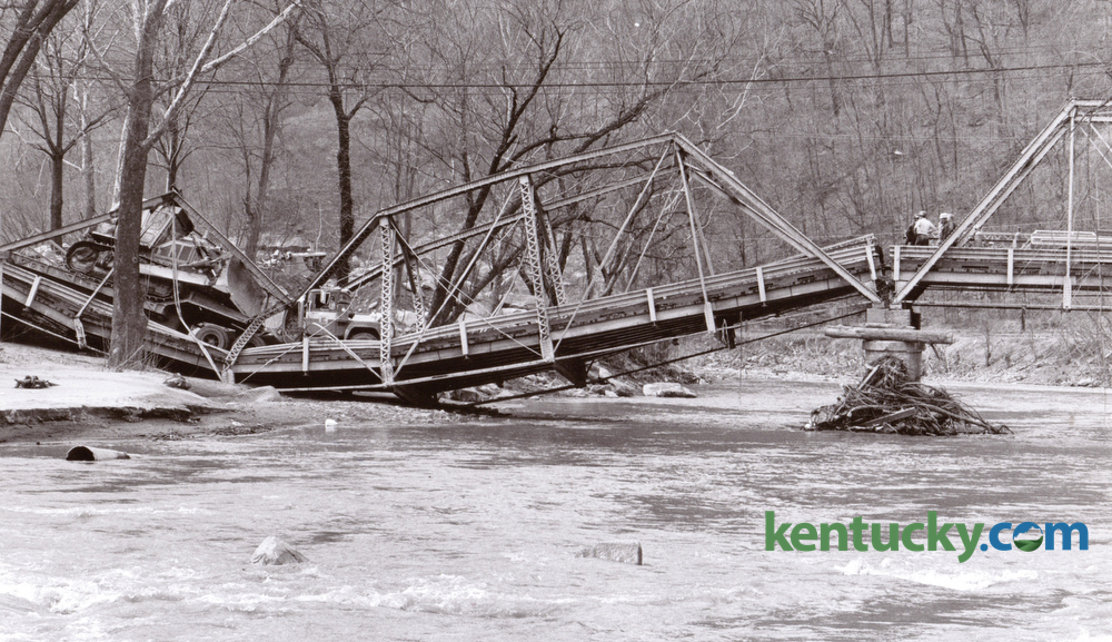 Brookside bridge collapse, 1978 | Kentucky Photo Archive