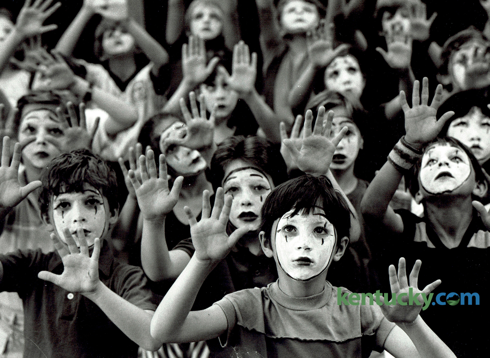 Mime class at Julia R. Ewan Elementary, 1986 | Kentucky Photo Archive
