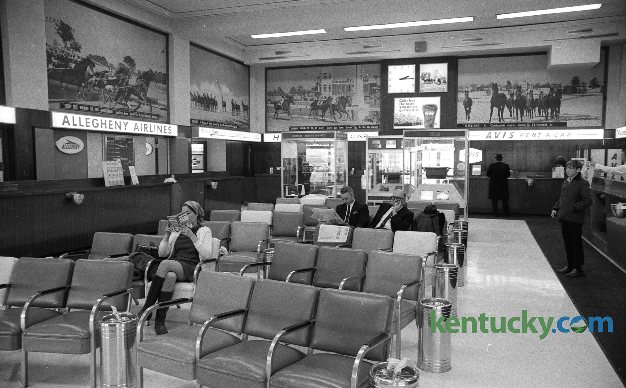 Blue Grass Field terminal remodeled, 1968 | Kentucky Photo Archive
